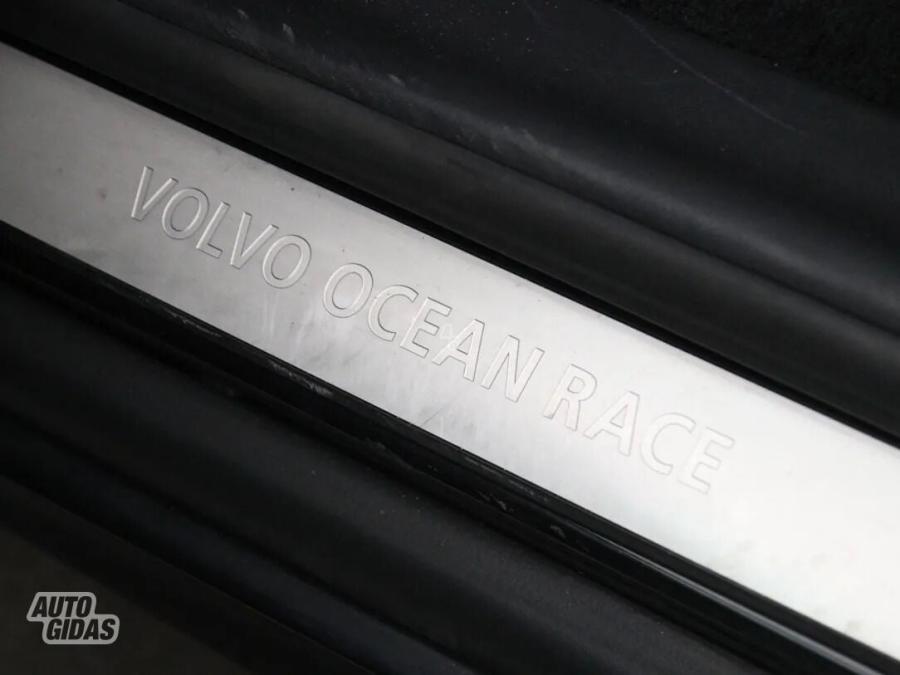 Black Volvo XC60 2015 in Vilnius, with an engine capacity of 2.00 L and mileage of 205 thousand km for 14899 €, photo 36 on AUTOMOTO.COM.LV