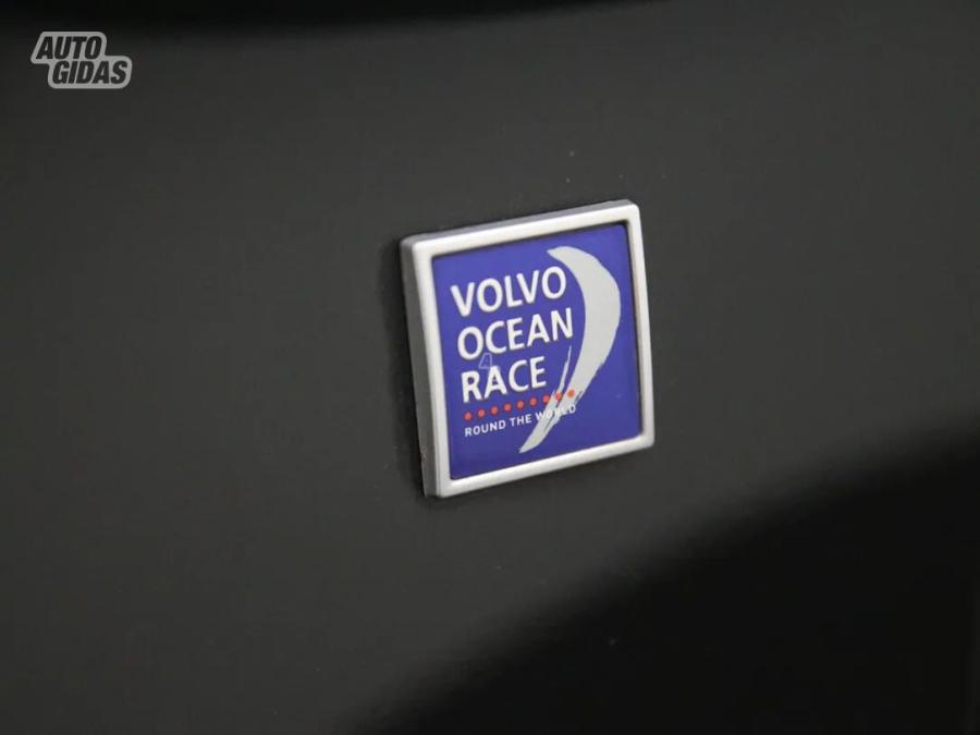 Black Volvo XC60 2015 in Vilnius, with an engine capacity of 2.00 L and mileage of 205 thousand km for 14899 €, photo 37 on AUTOMOTO.COM.LV