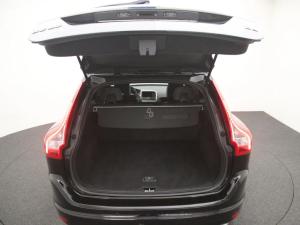 Black Volvo XC60 2015 in Vilnius, with an engine capacity of 2.00 L and mileage of 205 thousand km for 14899 €, photo 38 on AUTOMOTO.COM.LV