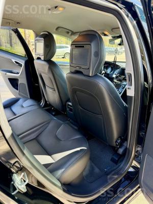 Black Volvo XC60 2015 in Riga, with an engine capacity of 2.40 L and mileage of 242 thousand km for 16550 €, photo 15 on AUTOMOTO.COM.LV