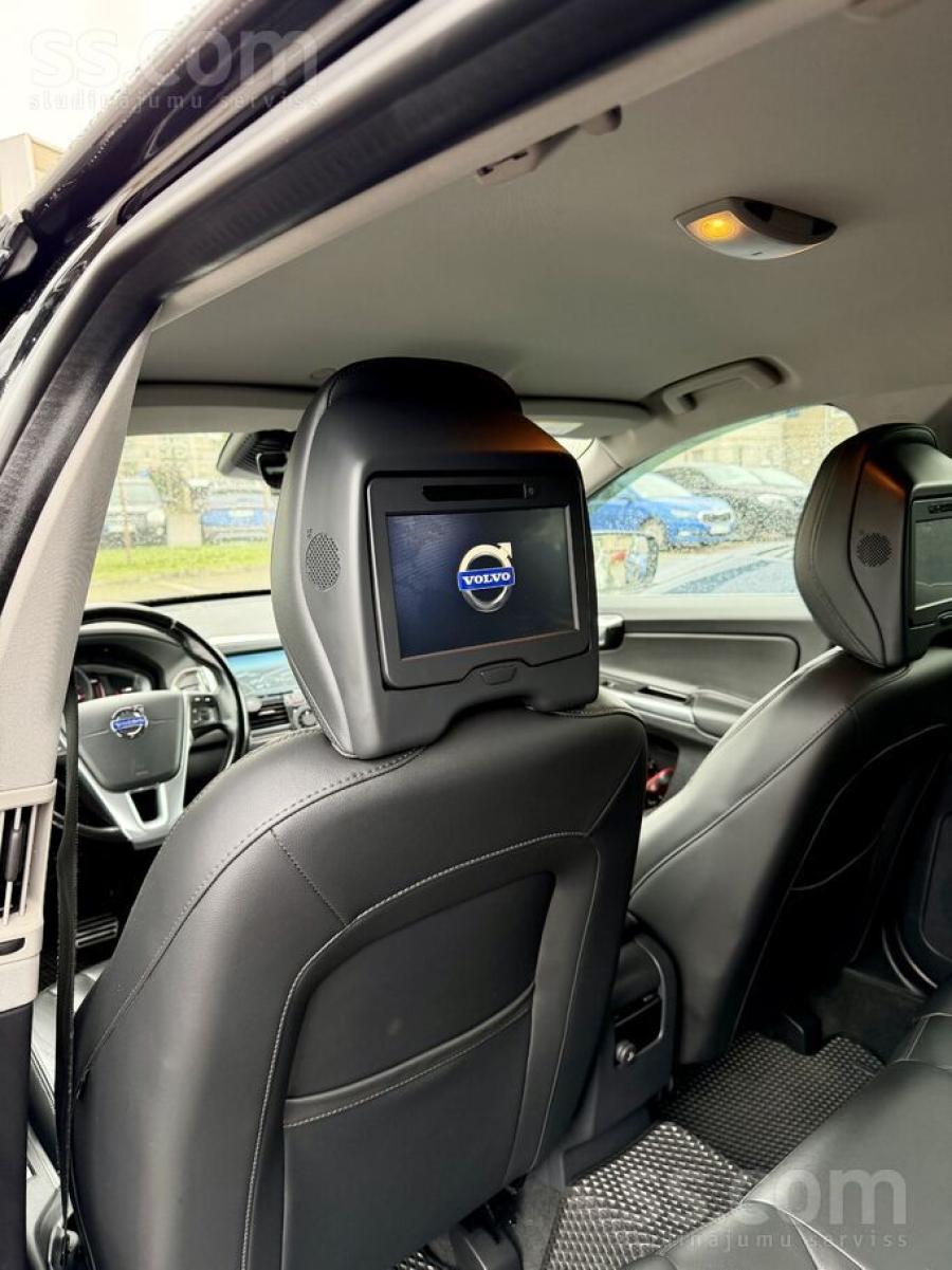 Black Volvo XC60 2015 in Riga, with an engine capacity of 2.40 L and mileage of 242 thousand km for 16550 €, photo 20 on AUTOMOTO.COM.LV