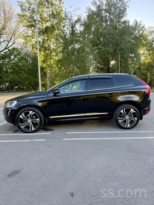 Black Volvo XC60 2015 in Riga, with an engine capacity of 2.40 L and mileage of 242 thousand km for 15650 €, photo 8 on AUTOMOTO.COM.LV