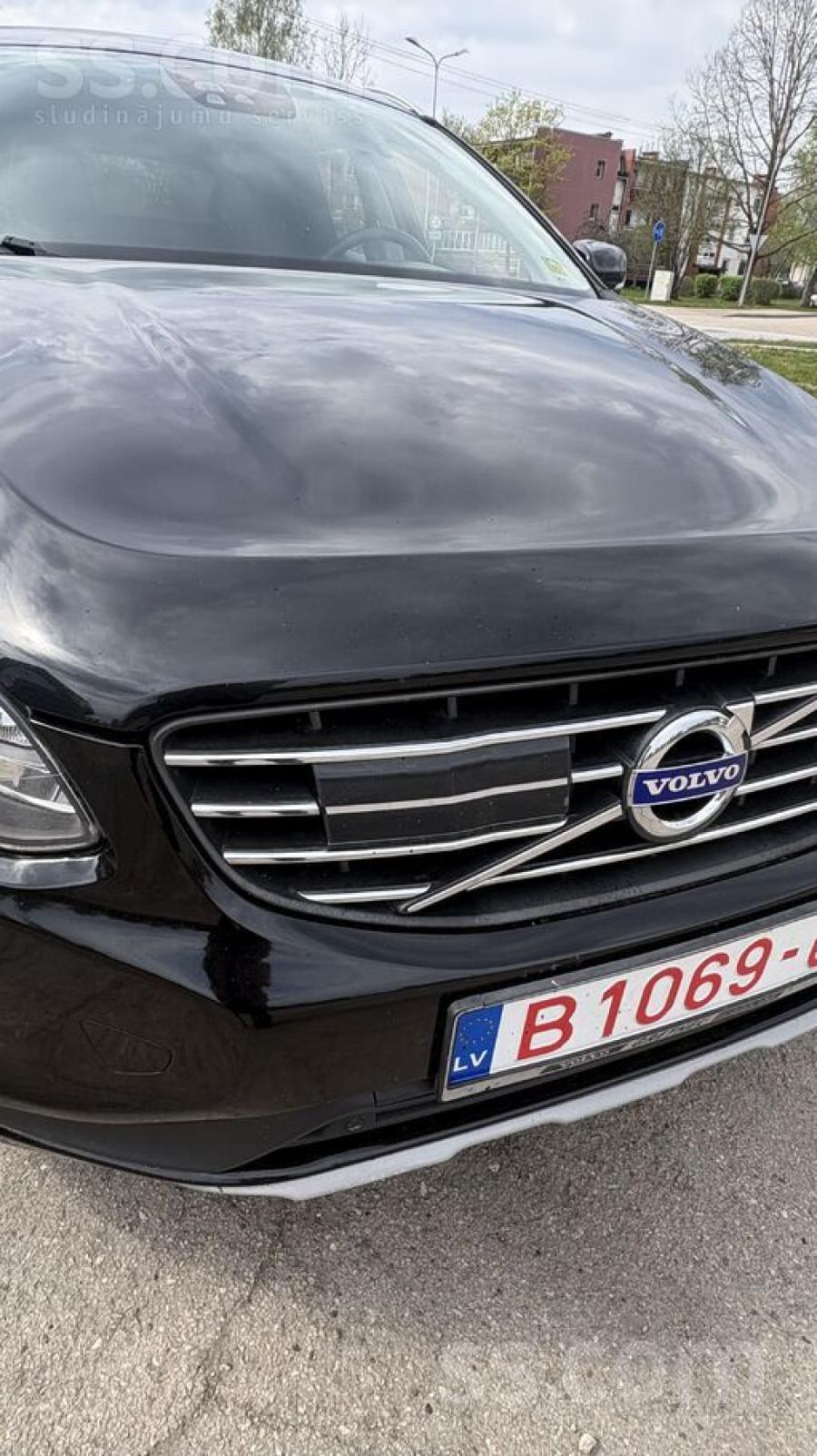 Melns Volvo XC60 2015 Ogre, ar dzinēja tilpumu 2.40 L un nobraukumu 201 tūkst. km par 14500 €, foto 1 vietnē AUTOMOTO.COM.LV