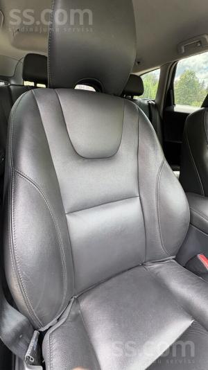 Melns Volvo XC60 2015 Ogre, ar dzinēja tilpumu 2.40 L un nobraukumu 201 tūkst. km par 14500 €, foto 17 vietnē AUTOMOTO.COM.LV
