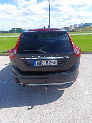 Melns Volvo XC60 2015 Aizkraukle, ar dzinēja tilpumu 2.00 L un nobraukumu 331 tūkst. km par 9550 €, foto 3 vietnē AUTOMOTO.COM.LV