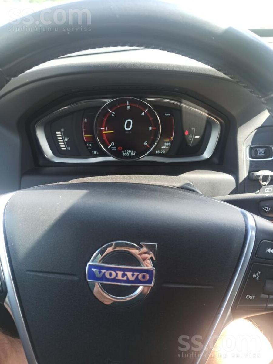 Melns Volvo XC60 2015 Aizkraukle, ar dzinēja tilpumu 2.00 L un nobraukumu 331 tūkst. km par 9550 €, foto 7 vietnē AUTOMOTO.COM.LV