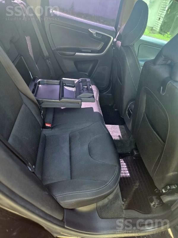 Melns Volvo XC60 2015 Rīga, ar dzinēja tilpumu 2.00 L un nobraukumu 214 tūkst. km par 15000 €, foto 7 vietnē AUTOMOTO.COM.LV