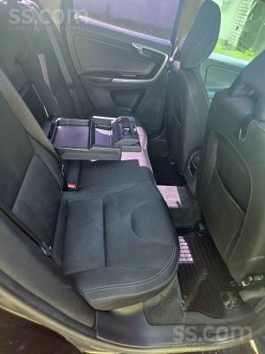 Melns Volvo XC60 2015 Rīga, ar dzinēja tilpumu 2.00 L un nobraukumu 214 tūkst. km par 15000 €, foto 8 vietnē AUTOMOTO.COM.LV