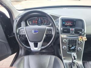 Melns Volvo XC60 2015 Rīga, ar dzinēja tilpumu 2.00 L un nobraukumu 297 tūkst. km par 13500 €, foto 3 vietnē AUTOMOTO.COM.LV