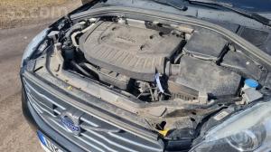 Black Volvo XC60 2015 in Riga, with an engine capacity of 2.40 L and mileage of 331 thousand km for 10500 €, photo 20 on AUTOMOTO.COM.LV