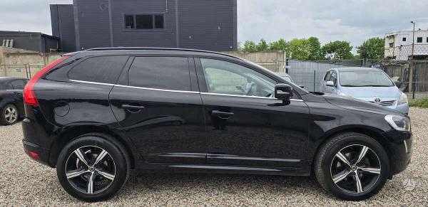 Melns Volvo XC60 2015 Kauņa, ar dzinēja tilpumu 1.98 L un nobraukumu 317 tūkst. km par 9999 €, foto 4 vietnē AUTOMOTO.COM.LV