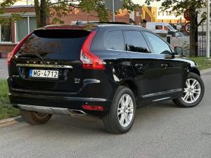Black Volvo XC60 2015 in Riga, with an engine capacity of 2.40 L and mileage of 213 thousand km for 15000 €, photo 4 on AUTOMOTO.COM.LV