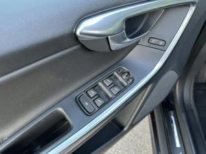 Black Volvo XC60 2015 in Riga, with an engine capacity of 2.40 L and mileage of 213 thousand km for 15000 €, photo 11 on AUTOMOTO.COM.LV