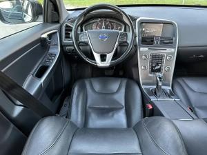 Black Volvo XC60 2015 in Riga, with an engine capacity of 2.40 L and mileage of 213 thousand km for 15000 €, photo 12 on AUTOMOTO.COM.LV