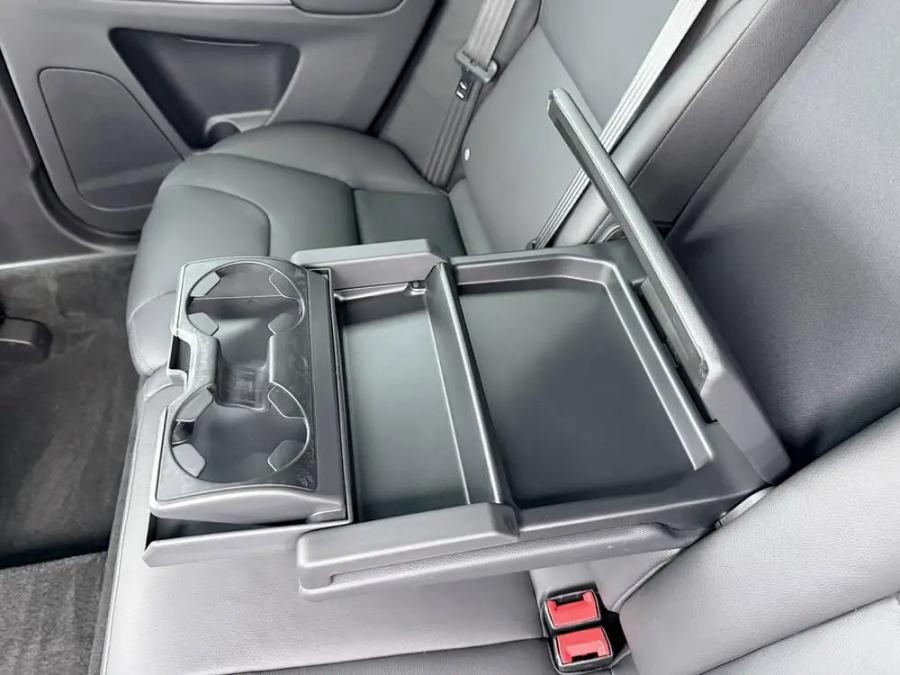 Melns Volvo XC60 2015 Rīga, ar dzinēja tilpumu 2.40 L un nobraukumu 309 tūkst. km par 12995 €, foto 10 vietnē AUTOMOTO.COM.LV
