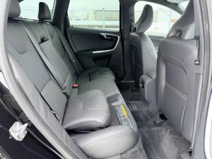 Melns Volvo XC60 2015 Rīga, ar dzinēja tilpumu 2.40 L un nobraukumu 309 tūkst. km par 12995 €, foto 15 vietnē AUTOMOTO.COM.LV