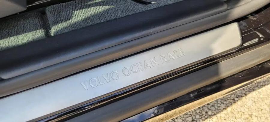 Melns Volvo XC60 2015 Rīga, ar dzinēja tilpumu 2.00 L un nobraukumu 283 tūkst. km par 11000 €, foto 3 vietnē AUTOMOTO.COM.LV