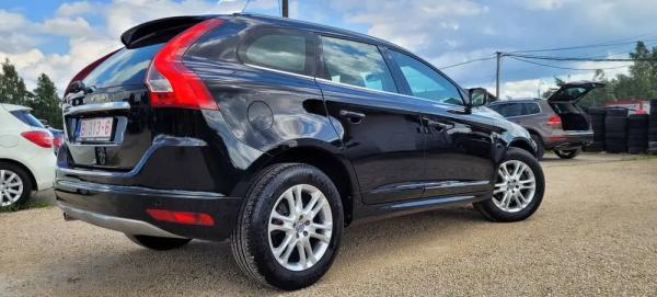 Melns Volvo XC60 2015 Rīga, ar dzinēja tilpumu 2.00 L un nobraukumu 283 tūkst. km par 11000 €, foto 4 vietnē AUTOMOTO.COM.LV