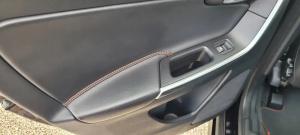 Melns Volvo XC60 2015 Rīga, ar dzinēja tilpumu 2.00 L un nobraukumu 283 tūkst. km par 11000 €, foto 18 vietnē AUTOMOTO.COM.LV