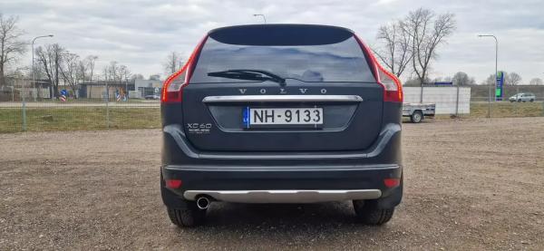 Black Volvo XC60 2015 in Daugavpils, with an engine capacity of 2.00 L and mileage of 231 thousand km for 10950 €, photo 4 on AUTOMOTO.COM.LV