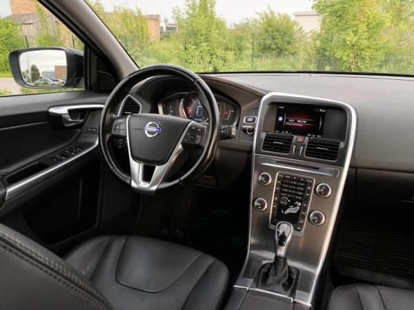 Melns Volvo XC60 2015 Rīga, ar dzinēja tilpumu 2.40 L un nobraukumu 262 tūkst. km par 14350 €, foto 4 vietnē AUTOMOTO.COM.LV