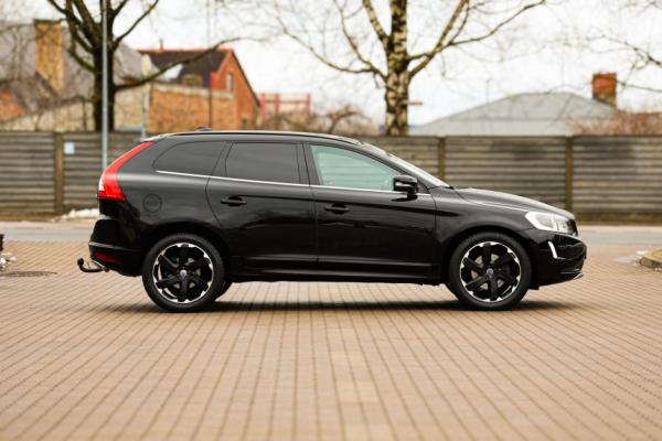 Melns Volvo XC60 2015 Rīga, ar dzinēja tilpumu 2.40 L un nobraukumu 262 tūkst. km par 14350 €, foto 8 vietnē AUTOMOTO.COM.LV