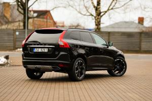 Melns Volvo XC60 2015 Rīga, ar dzinēja tilpumu 2.40 L un nobraukumu 262 tūkst. km par 14350 €, foto 10 vietnē AUTOMOTO.COM.LV
