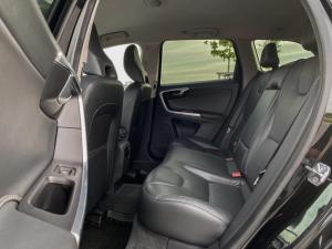 Melns Volvo XC60 2015 Rīga, ar dzinēja tilpumu 2.40 L un nobraukumu 262 tūkst. km par 14350 €, foto 13 vietnē AUTOMOTO.COM.LV