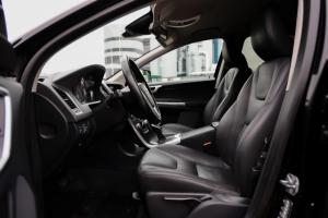 Melns Volvo XC60 2015 Rīga, ar dzinēja tilpumu 2.40 L un nobraukumu 262 tūkst. km par 14350 €, foto 21 vietnē AUTOMOTO.COM.LV