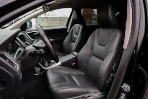 Melns Volvo XC60 2015 Rīga, ar dzinēja tilpumu 2.40 L un nobraukumu 262 tūkst. km par 14350 €, foto 25 vietnē AUTOMOTO.COM.LV