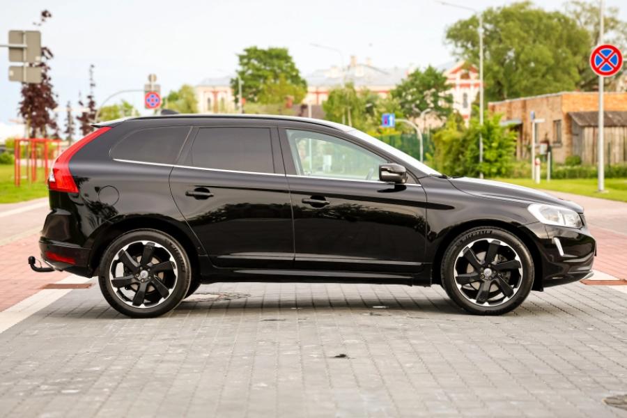 Melns Volvo XC60 2015 Rīga, ar dzinēja tilpumu 2.40 L un nobraukumu 262 tūkst. km par 14350 €, foto 27 vietnē AUTOMOTO.COM.LV