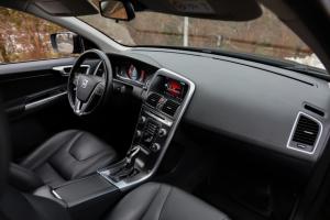 Melns Volvo XC60 2015 Rīga, ar dzinēja tilpumu 2.40 L un nobraukumu 262 tūkst. km par 14350 €, foto 32 vietnē AUTOMOTO.COM.LV