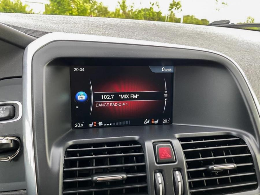Melns Volvo XC60 2015 Rīga, ar dzinēja tilpumu 2.40 L un nobraukumu 262 tūkst. km par 14350 €, foto 33 vietnē AUTOMOTO.COM.LV