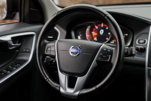 Melns Volvo XC60 2015 Rīga, ar dzinēja tilpumu 2.40 L un nobraukumu 262 tūkst. km par 14350 €, foto 38 vietnē AUTOMOTO.COM.LV