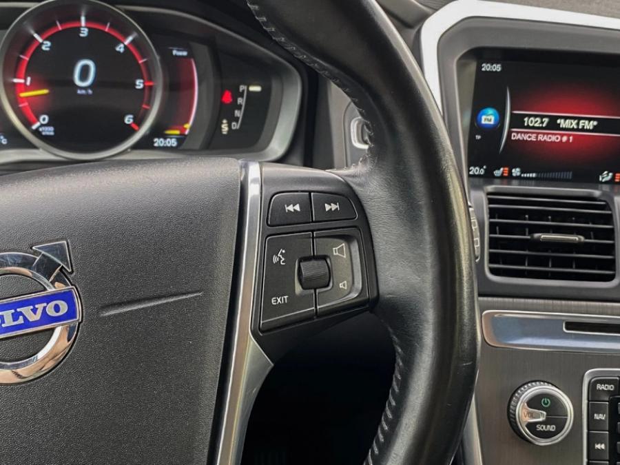Melns Volvo XC60 2015 Rīga, ar dzinēja tilpumu 2.40 L un nobraukumu 262 tūkst. km par 14350 €, foto 43 vietnē AUTOMOTO.COM.LV