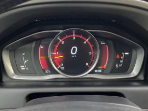 Melns Volvo XC60 2015 Rīga, ar dzinēja tilpumu 2.40 L un nobraukumu 262 tūkst. km par 14350 €, foto 45 vietnē AUTOMOTO.COM.LV