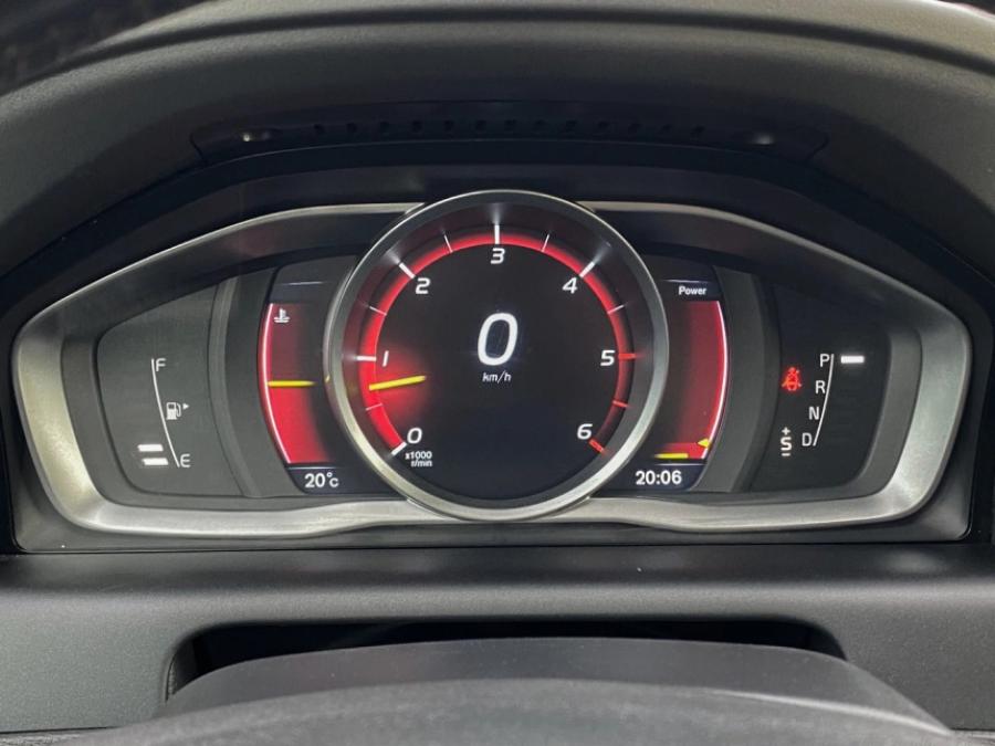 Melns Volvo XC60 2015 Rīga, ar dzinēja tilpumu 2.40 L un nobraukumu 262 tūkst. km par 14350 €, foto 45 vietnē AUTOMOTO.COM.LV