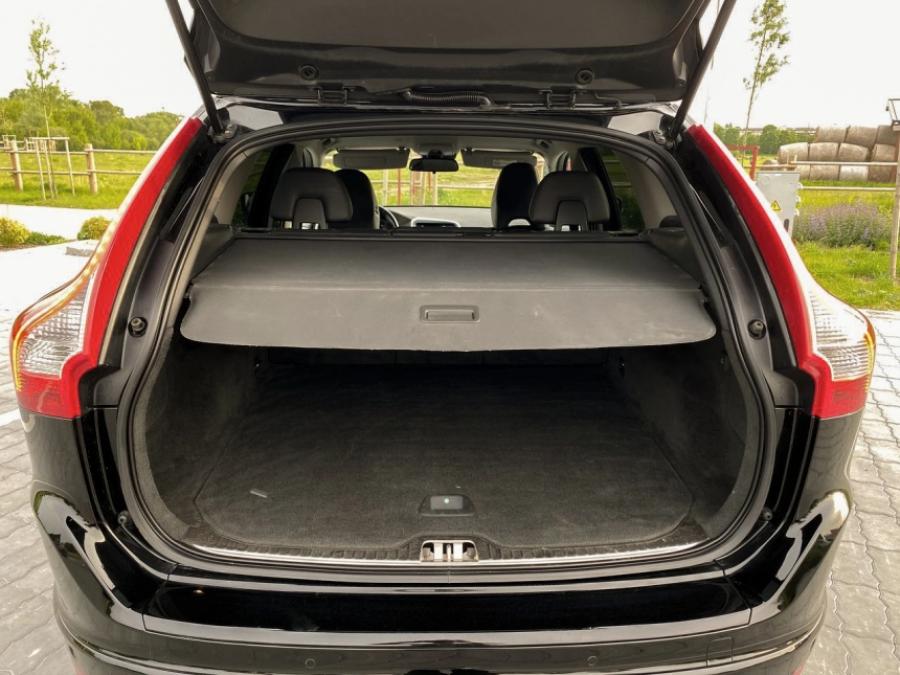 Melns Volvo XC60 2015 Rīga, ar dzinēja tilpumu 2.40 L un nobraukumu 262 tūkst. km par 14350 €, foto 46 vietnē AUTOMOTO.COM.LV