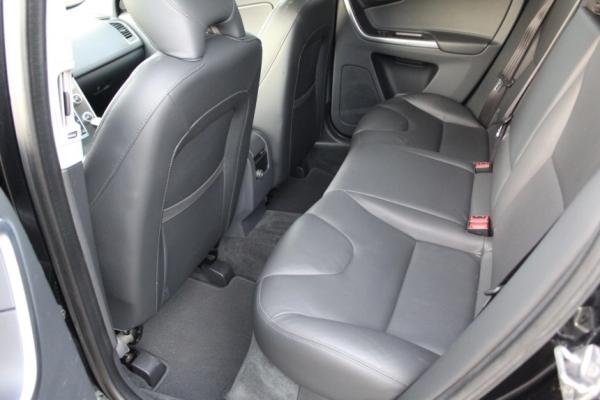 Melns Volvo XC60 2015 Rīga, ar dzinēja tilpumu 2.00 L un nobraukumu 124 tūkst. km par 13199 €, foto 7 vietnē AUTOMOTO.COM.LV