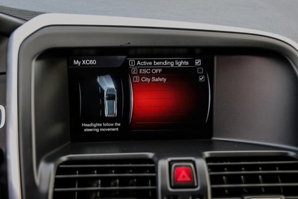 Melns Volvo XC60 2015 Rīga, ar dzinēja tilpumu 2.40 L un nobraukumu 236 tūkst. km par 13990 €, foto 4 vietnē AUTOMOTO.COM.LV