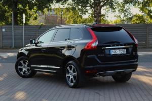 Black Volvo XC60 2015 in Riga, with an engine capacity of 2.40 L and mileage of 236 thousand km for 13990 €, photo 8 on AUTOMOTO.COM.LV