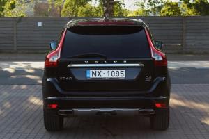 Black Volvo XC60 2015 in Riga, with an engine capacity of 2.40 L and mileage of 236 thousand km for 13990 €, photo 10 on AUTOMOTO.COM.LV