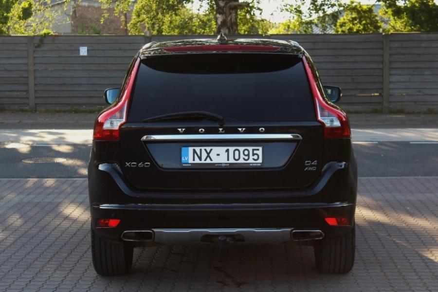 Black Volvo XC60 2015 in Riga, with an engine capacity of 2.40 L and mileage of 236 thousand km for 13990 €, photo 10 on AUTOMOTO.COM.LV