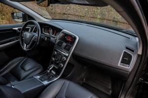 Black Volvo XC60 2015 in Riga, with an engine capacity of 2.40 L and mileage of 236 thousand km for 13990 €, photo 13 on AUTOMOTO.COM.LV