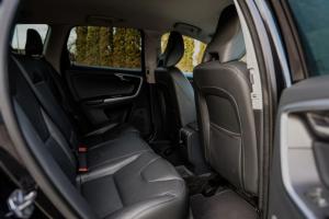 Black Volvo XC60 2015 in Riga, with an engine capacity of 2.40 L and mileage of 236 thousand km for 13990 €, photo 16 on AUTOMOTO.COM.LV
