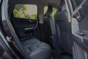 Black Volvo XC60 2015 in Riga, with an engine capacity of 2.40 L and mileage of 236 thousand km for 13990 €, photo 17 on AUTOMOTO.COM.LV