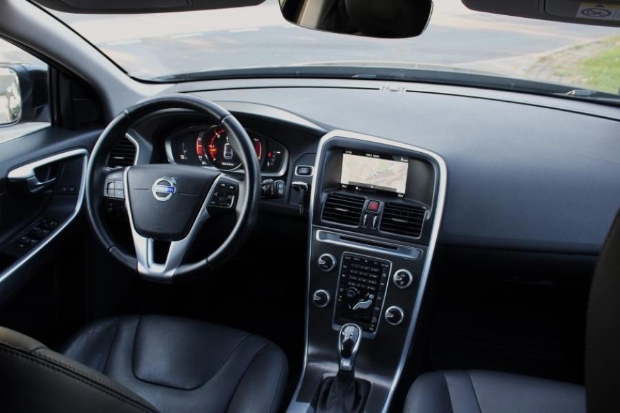 Black Volvo XC60 2015 in Riga, with an engine capacity of 2.40 L and mileage of 236 thousand km for 13990 €, photo 19 on AUTOMOTO.COM.LV