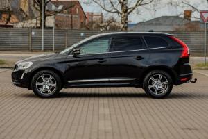 Black Volvo XC60 2015 in Riga, with an engine capacity of 2.40 L and mileage of 236 thousand km for 13990 €, photo 24 on AUTOMOTO.COM.LV