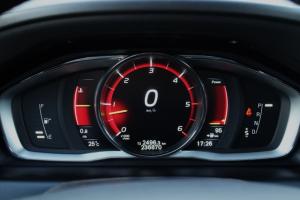 Black Volvo XC60 2015 in Riga, with an engine capacity of 2.40 L and mileage of 236 thousand km for 13990 €, photo 32 on AUTOMOTO.COM.LV