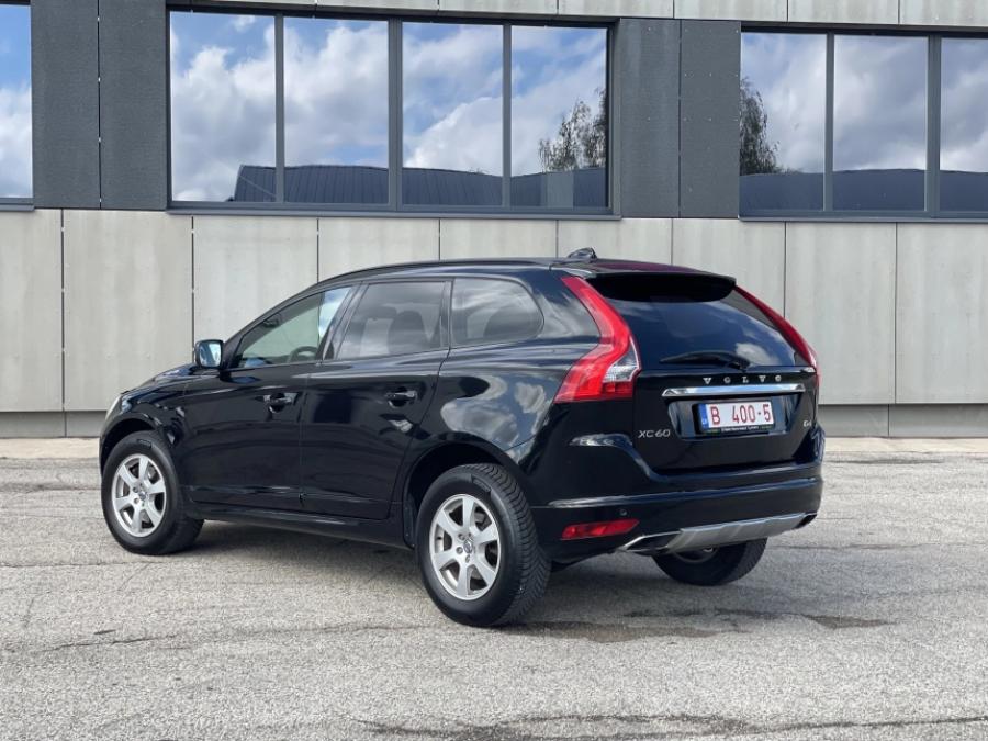 Black Volvo XC60 2015 in Riga, with an engine capacity of 2.00 L and mileage of 277 thousand km for 12590 €, photo 8 on AUTOMOTO.COM.LV